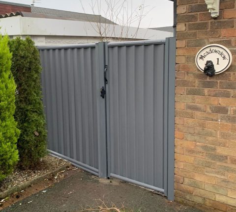 Closed Panel Gates - willows-fencing.com