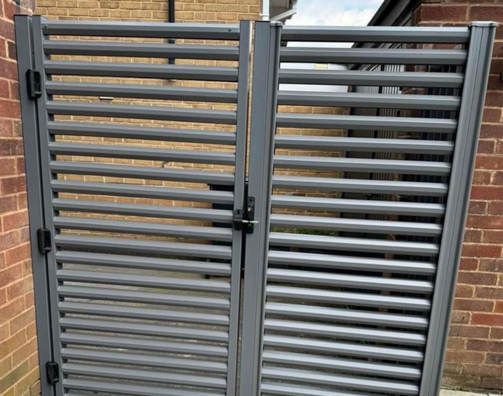 Closed Panel Gates - willows-fencing.com